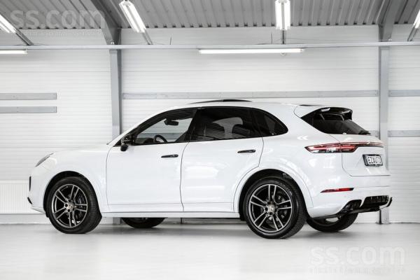 Balts Porsche Cayenne 2021 Tukums, ar dzinēja tilpumu 3.00 L un nobraukumu 53 tūkst. km par 58000 €, foto 9 vietnē AUTOMOTO.COM.LV