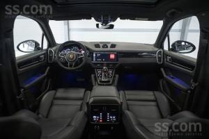 Balts Porsche Cayenne 2021 Tukums, ar dzinēja tilpumu 3.00 L un nobraukumu 53 tūkst. km par 58000 €, foto 12 vietnē AUTOMOTO.COM.LV