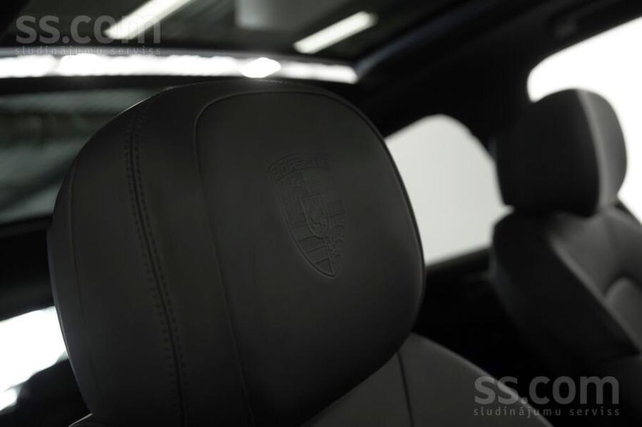 Balts Porsche Cayenne 2021 Tukums, ar dzinēja tilpumu 3.00 L un nobraukumu 53 tūkst. km par 58000 €, foto 15 vietnē AUTOMOTO.COM.LV