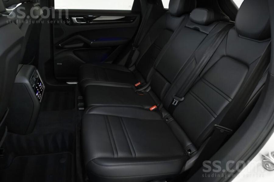 Balts Porsche Cayenne 2021 Tukums, ar dzinēja tilpumu 3.00 L un nobraukumu 53 tūkst. km par 58000 €, foto 16 vietnē AUTOMOTO.COM.LV