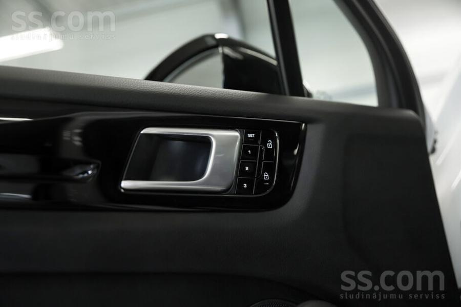 Balts Porsche Cayenne 2021 Tukums, ar dzinēja tilpumu 3.00 L un nobraukumu 53 tūkst. km par 58000 €, foto 22 vietnē AUTOMOTO.COM.LV