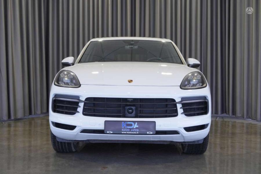 White Porsche Cayenne 2022 in Marijampole, with an engine capacity of 3.00 L and mileage of 32 thousand km for 63450 €, photo 3 on AUTOMOTO.COM.LV