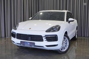 White Porsche Cayenne 2022 in Marijampole, with an engine capacity of 3.00 L and mileage of 32 thousand km for 63450 €, photo 4 on AUTOMOTO.COM.LV
