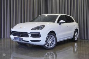 White Porsche Cayenne 2022 in Marijampole, with an engine capacity of 3.00 L and mileage of 32 thousand km for 63450 €, photo 5 on AUTOMOTO.COM.LV