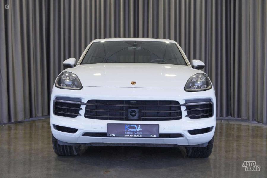 White Porsche Cayenne 2022 in Marijampole, with an engine capacity of 3.00 L and mileage of 32 thousand km for 63450 €, photo 3 on AUTOMOTO.COM.LV
