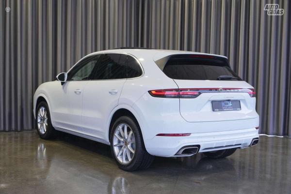 White Porsche Cayenne 2022 in Marijampole, with an engine capacity of 3.00 L and mileage of 32 thousand km for 59950 €, photo 8 on AUTOMOTO.COM.LV