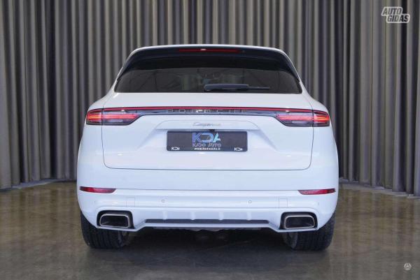 White Porsche Cayenne 2022 in Marijampole, with an engine capacity of 3.00 L and mileage of 32 thousand km for 59950 €, photo 10 on AUTOMOTO.COM.LV
