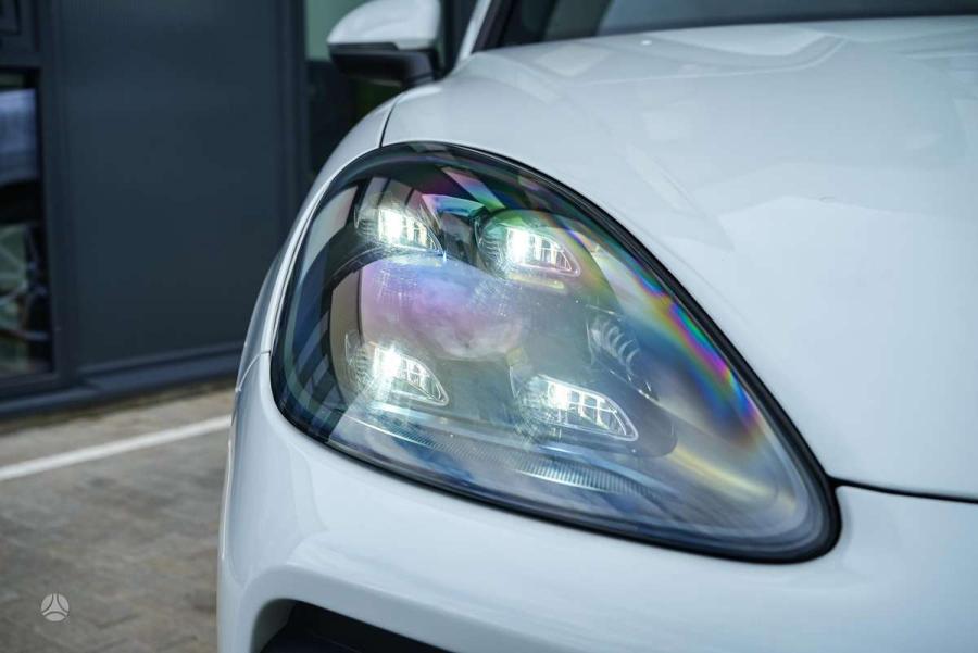 Balts Porsche Cayenne 2022 Kauņa, ar dzinēja tilpumu 3.00 L un nobraukumu 32 tūkst. km par 59950 €, foto 8 vietnē AUTOMOTO.COM.LV