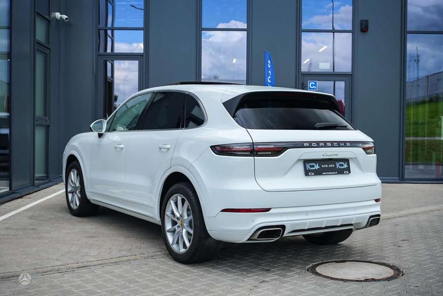 Balts Porsche Cayenne 2022 Kauņa, ar dzinēja tilpumu 3.00 L un nobraukumu 32 tūkst. km par 59950 €, foto 10 vietnē AUTOMOTO.COM.LV