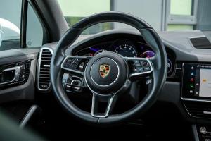 Balts Porsche Cayenne 2022 Kauņa, ar dzinēja tilpumu 3.00 L un nobraukumu 32 tūkst. km par 59950 €, foto 20 vietnē AUTOMOTO.COM.LV
