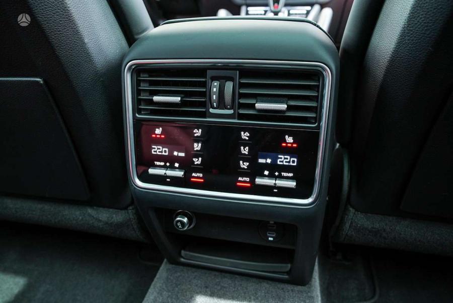 Balts Porsche Cayenne 2022 Kauņa, ar dzinēja tilpumu 3.00 L un nobraukumu 32 tūkst. km par 59950 €, foto 38 vietnē AUTOMOTO.COM.LV