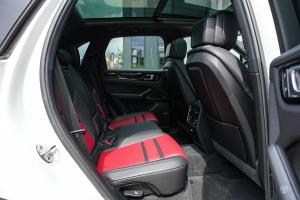 Balts Porsche Cayenne 2022 Kauņa, ar dzinēja tilpumu 3.00 L un nobraukumu 32 tūkst. km par 59950 €, foto 40 vietnē AUTOMOTO.COM.LV