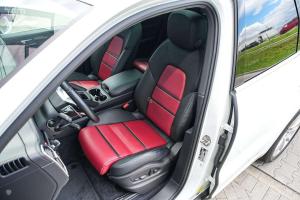 White Porsche Cayenne 2022 in Kaunas, with an engine capacity of 3.00 L and mileage of 32 thousand km for 59950 €, photo 27 on AUTOMOTO.COM.LV