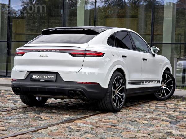 Porsche Cayenne 2022 in Riga on AUTOMOTO.COM.LV White Porsche Cayenne 2022 in Riga, with an engine capacity of 3.00 L and mileage of 40 thousand km for 74444 β¬, photo 4 on AUTOMOTO.COM.LV
