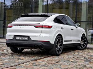 Balts Porsche Cayenne 2022 Rīga, ar dzinēja tilpumu 3.00 L un nobraukumu 40 tūkst. km par 74444 €, foto 4 vietnē AUTOMOTO.COM.LV