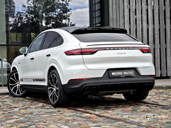 Porsche Cayenne 2022 in Riga on AUTOMOTO.COM.LV White Porsche Cayenne 2022 in Riga, with an engine capacity of 3.00 L and mileage of 40 thousand km for 74444 β¬, photo 5 on AUTOMOTO.COM.LV