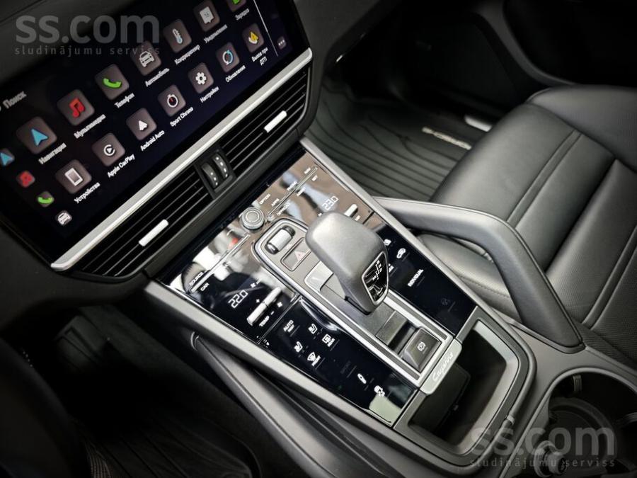 Balts Porsche Cayenne 2022 Rīga, ar dzinēja tilpumu 3.00 L un nobraukumu 40 tūkst. km par 74444 €, foto 19 vietnē AUTOMOTO.COM.LV