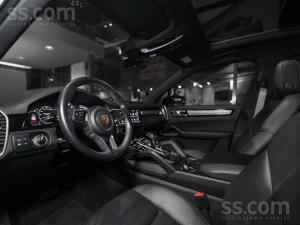Balts Porsche Cayenne 2023 Rīga, ar dzinēja tilpumu 3.00 L un nobraukumu 40 tūkst. km par 75900 €, foto 5 vietnē AUTOMOTO.COM.LV