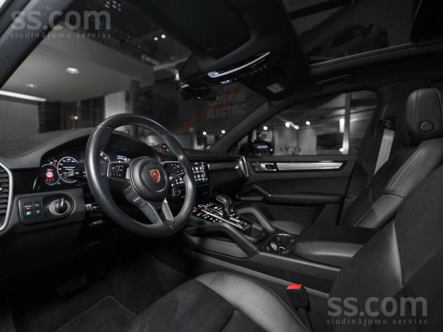Balts Porsche Cayenne 2023 Rīga, ar dzinēja tilpumu 3.00 L un nobraukumu 40 tūkst. km par 75900 €, foto 5 vietnē AUTOMOTO.COM.LV