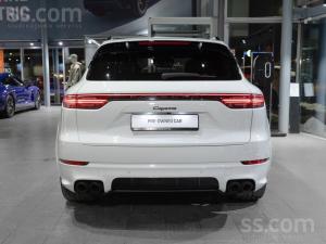 Balts Porsche Cayenne 2023 Rīga, ar dzinēja tilpumu 3.00 L un nobraukumu 40 tūkst. km par 75900 €, foto 7 vietnē AUTOMOTO.COM.LV