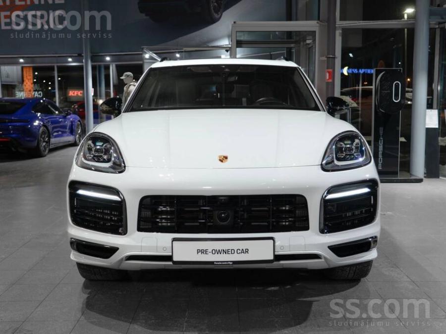 Balts Porsche Cayenne 2023 Rīga, ar dzinēja tilpumu 3.00 L un nobraukumu 40 tūkst. km par 75900 €, foto 10 vietnē AUTOMOTO.COM.LV