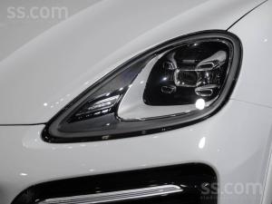 Balts Porsche Cayenne 2023 Rīga, ar dzinēja tilpumu 3.00 L un nobraukumu 40 tūkst. km par 75900 €, foto 14 vietnē AUTOMOTO.COM.LV