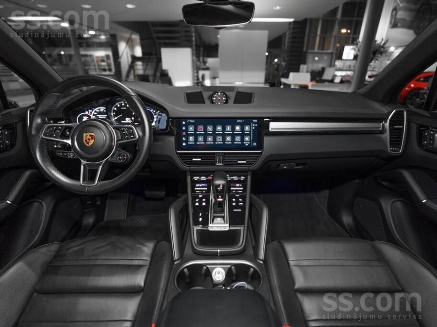Balts Porsche Cayenne 2023 Rīga, ar dzinēja tilpumu 3.00 L un nobraukumu 40 tūkst. km par 75900 €, foto 20 vietnē AUTOMOTO.COM.LV