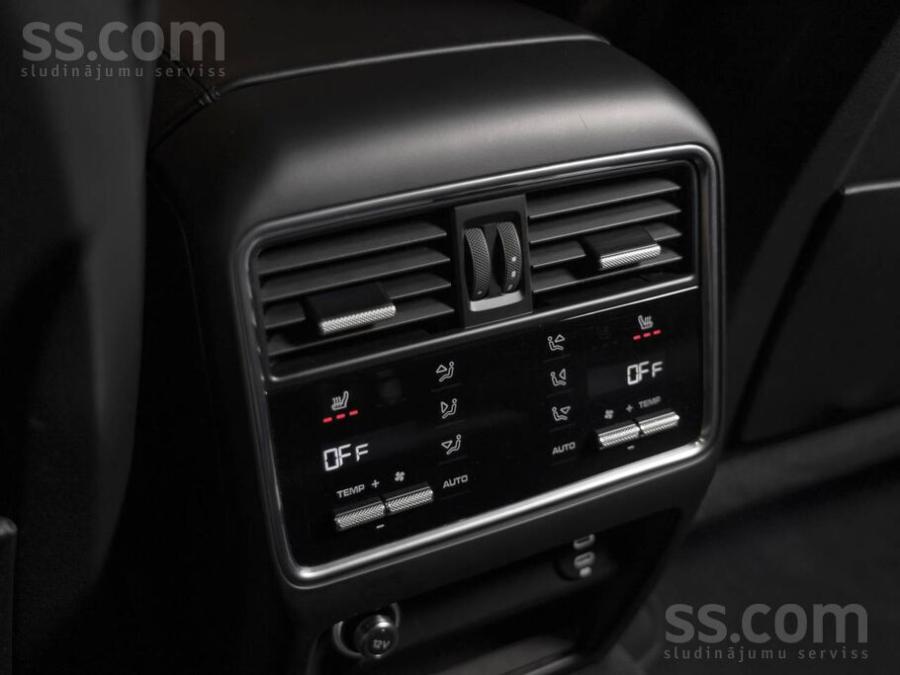 Balts Porsche Cayenne 2023 Rīga, ar dzinēja tilpumu 3.00 L un nobraukumu 40 tūkst. km par 75900 €, foto 26 vietnē AUTOMOTO.COM.LV
