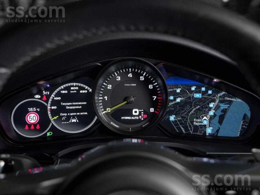 Balts Porsche Cayenne 2023 Rīga, ar dzinēja tilpumu 3.00 L un nobraukumu 40 tūkst. km par 75900 €, foto 34 vietnē AUTOMOTO.COM.LV