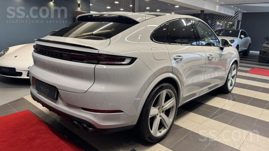 Balts Porsche Cayenne 2023 Rīga, ar dzinēja tilpumu 3.00 L un nobraukumu 95 tūkst. km par 85990 €, foto 6 vietnē AUTOMOTO.COM.LV