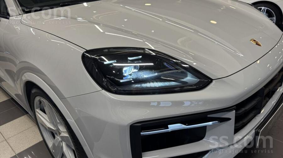 Balts Porsche Cayenne 2023 Rīga, ar dzinēja tilpumu 3.00 L un nobraukumu 95 tūkst. km par 85990 €, foto 11 vietnē AUTOMOTO.COM.LV