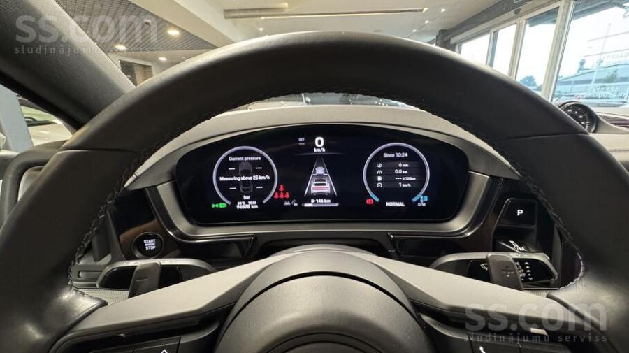 Balts Porsche Cayenne 2023 Rīga, ar dzinēja tilpumu 3.00 L un nobraukumu 95 tūkst. km par 85990 €, foto 23 vietnē AUTOMOTO.COM.LV