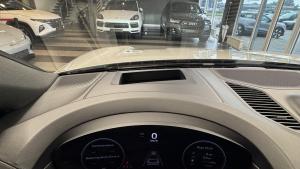 White Porsche Cayenne 2023 in Riga, with an engine capacity of 3.00 L and mileage of 95 thousand km for 85990 €, photo 23 on AUTOMOTO.COM.LV