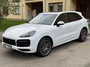 Balts Porsche Cayenne 2023 Rīga, ar dzinēja tilpumu 3.00 L un nobraukumu 82 tūkst. km par 70900 €, foto  vietnē AUTOMOTO.COM.LV