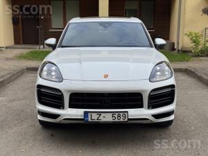 Balts Porsche Cayenne 2023 Rīga, ar dzinēja tilpumu 3.00 L un nobraukumu 82 tūkst. km par 70900 €, foto 3 vietnē AUTOMOTO.COM.LV