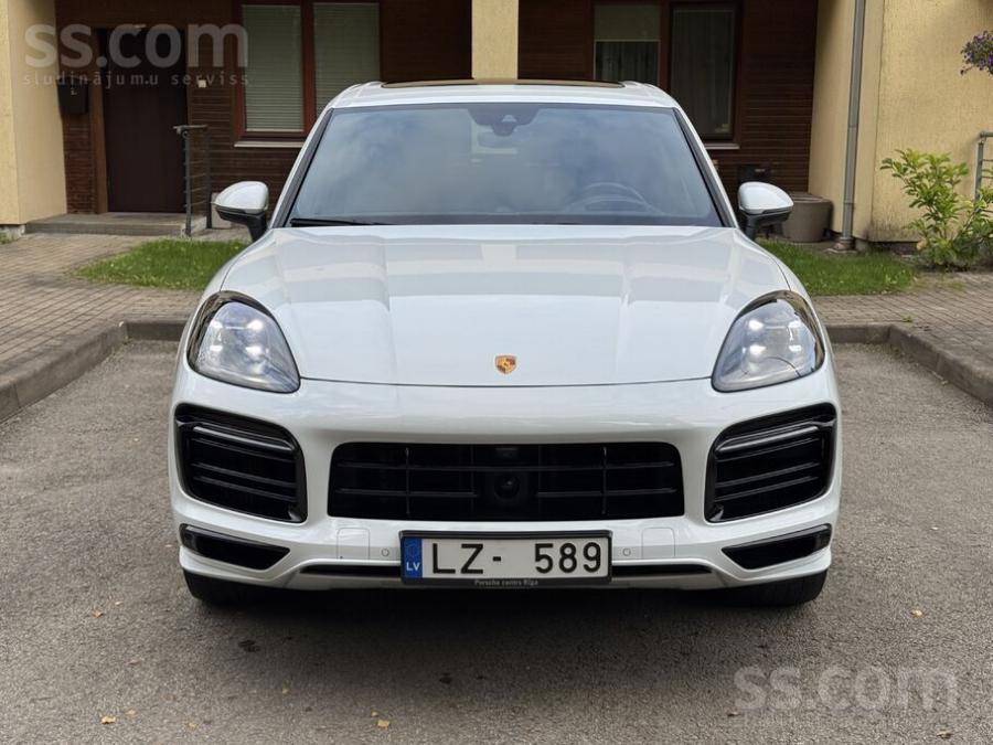 Balts Porsche Cayenne 2023 Rīga, ar dzinēja tilpumu 3.00 L un nobraukumu 82 tūkst. km par 70900 €, foto 3 vietnē AUTOMOTO.COM.LV