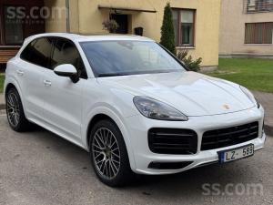 Balts Porsche Cayenne 2023 Rīga, ar dzinēja tilpumu 3.00 L un nobraukumu 82 tūkst. km par 70900 €, foto 4 vietnē AUTOMOTO.COM.LV