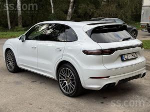 Balts Porsche Cayenne 2023 Rīga, ar dzinēja tilpumu 3.00 L un nobraukumu 82 tūkst. km par 70900 €, foto 7 vietnē AUTOMOTO.COM.LV