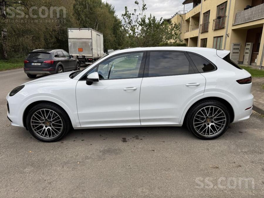 Balts Porsche Cayenne 2023 Rīga, ar dzinēja tilpumu 3.00 L un nobraukumu 82 tūkst. km par 70900 €, foto 8 vietnē AUTOMOTO.COM.LV