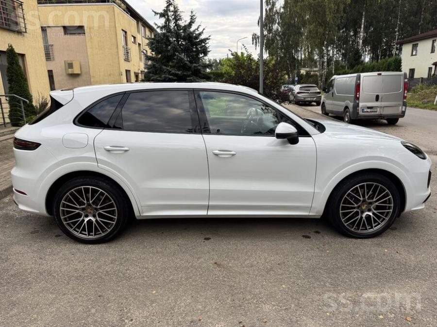 Balts Porsche Cayenne 2023 Rīga, ar dzinēja tilpumu 3.00 L un nobraukumu 82 tūkst. km par 70900 €, foto 9 vietnē AUTOMOTO.COM.LV