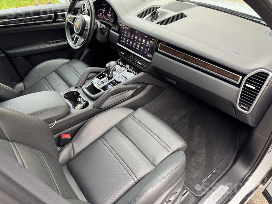 Balts Porsche Cayenne 2023 Rīga, ar dzinēja tilpumu 3.00 L un nobraukumu 82 tūkst. km par 70900 €, foto 12 vietnē AUTOMOTO.COM.LV