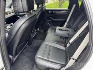 Balts Porsche Cayenne 2023 Rīga, ar dzinēja tilpumu 3.00 L un nobraukumu 82 tūkst. km par 70900 €, foto 15 vietnē AUTOMOTO.COM.LV