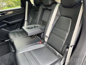 Balts Porsche Cayenne 2023 Rīga, ar dzinēja tilpumu 3.00 L un nobraukumu 82 tūkst. km par 70900 €, foto 17 vietnē AUTOMOTO.COM.LV