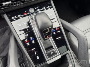 Balts Porsche Cayenne 2023 Rīga, ar dzinēja tilpumu 3.00 L un nobraukumu 82 tūkst. km par 70900 €, foto 19 vietnē AUTOMOTO.COM.LV