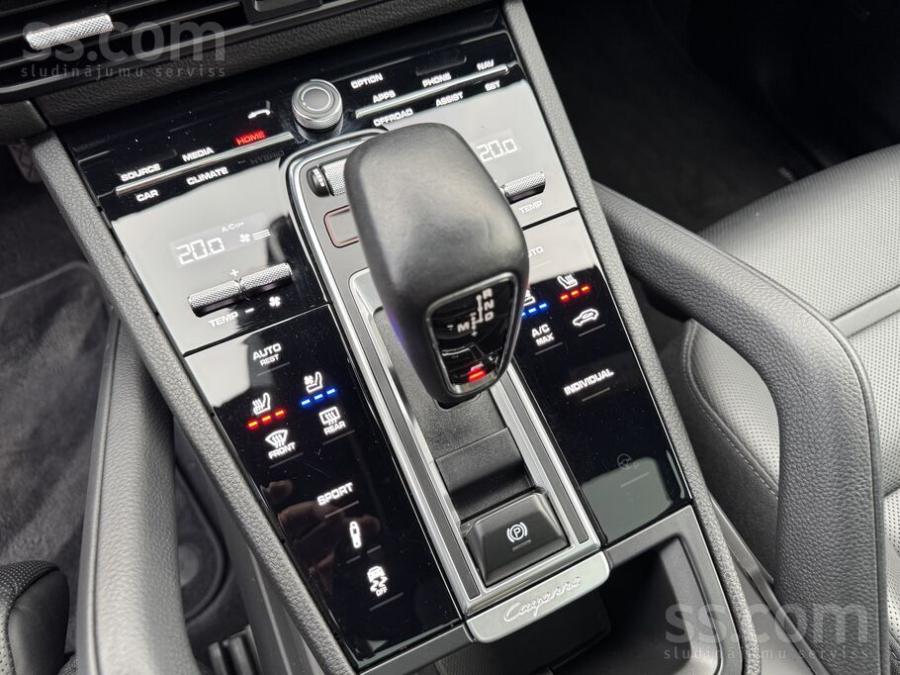 Balts Porsche Cayenne 2023 Rīga, ar dzinēja tilpumu 3.00 L un nobraukumu 82 tūkst. km par 70900 €, foto 19 vietnē AUTOMOTO.COM.LV