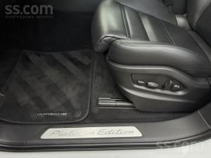 Balts Porsche Cayenne 2023 Rīga, ar dzinēja tilpumu 3.00 L un nobraukumu 82 tūkst. km par 70900 €, foto 28 vietnē AUTOMOTO.COM.LV