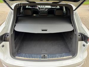 Balts Porsche Cayenne 2023 Rīga, ar dzinēja tilpumu 3.00 L un nobraukumu 82 tūkst. km par 70900 €, foto 29 vietnē AUTOMOTO.COM.LV