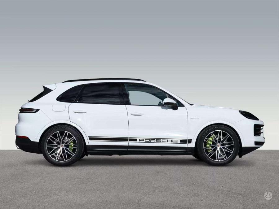Balts Porsche Cayenne 2024 Viļņa, ar dzinēja tilpumu 3.00 L un nobraukumu 32 tūkst. km par 94900 €, foto 20 vietnē AUTOMOTO.COM.LV