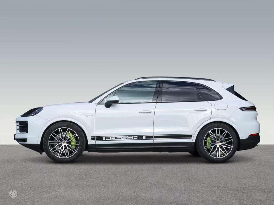 Balts Porsche Cayenne 2024 Viļņa, ar dzinēja tilpumu 3.00 L un nobraukumu 32 tūkst. km par 94900 €, foto 21 vietnē AUTOMOTO.COM.LV