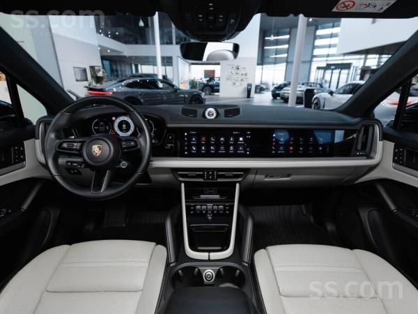 Balts Porsche Cayenne 2024 Rīga, ar dzinēja tilpumu 3.00 L un nobraukumu 95 tūkst. km par 85900 €, foto 6 vietnē AUTOMOTO.COM.LV
